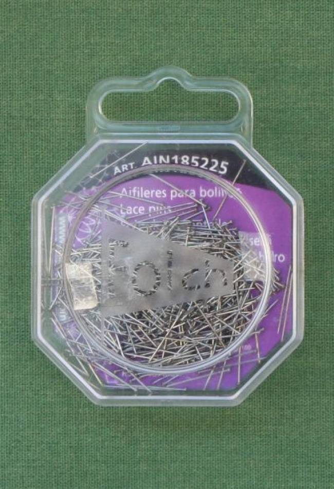 Lace making pins