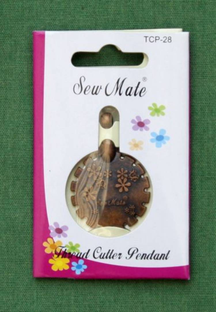 Thread Cutter Pendant - by Sew Mate