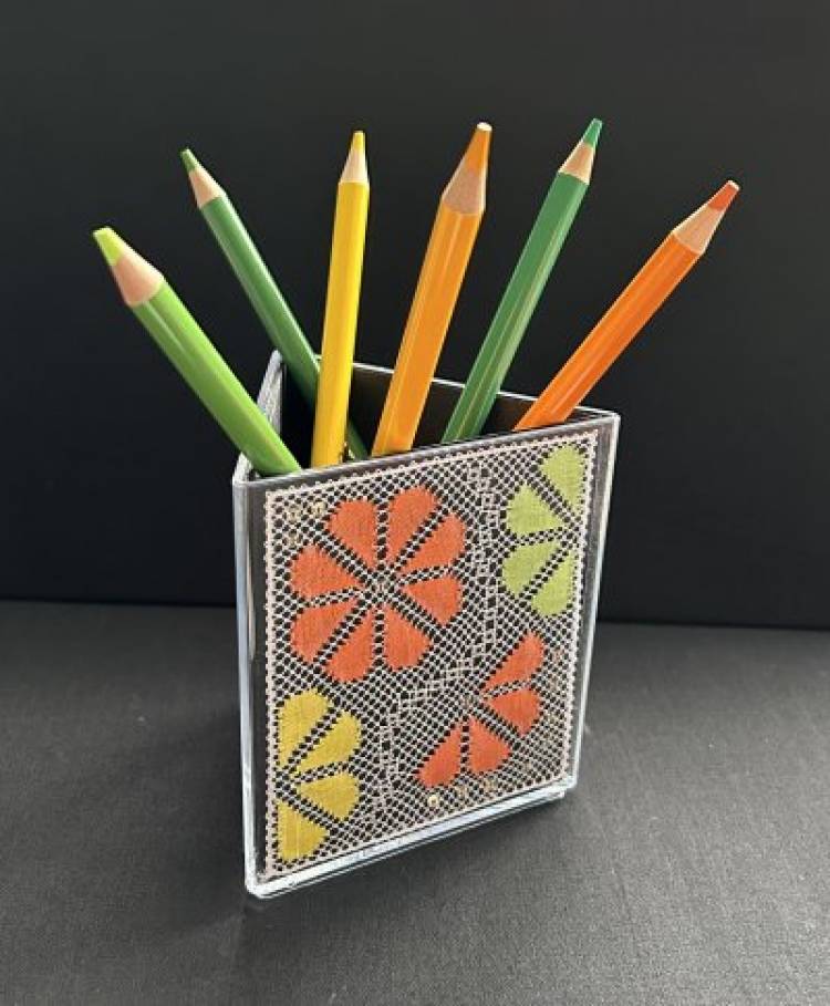 Acrylic Pen Pot with display area